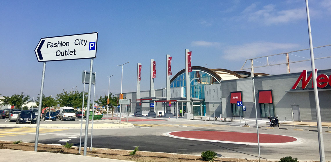 Αναδιαμόρφωση περιβάλλοντος χώρου και χώρων Parking στο εμπορικό κέντρο ...
